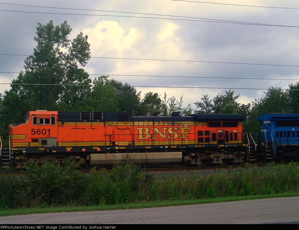 BNSF 5601